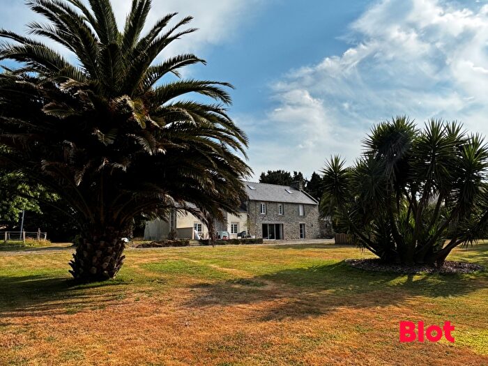Maison 7 pièces à vendre à Ploumoguer