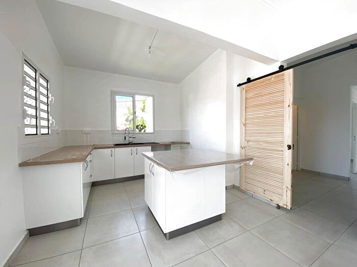 Maison à louer - Les Abymes - 4 pièces - 3 chambres