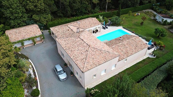 Maison à vendre - Martignas-sur-Jalle - 7 pièces - 4 chambres