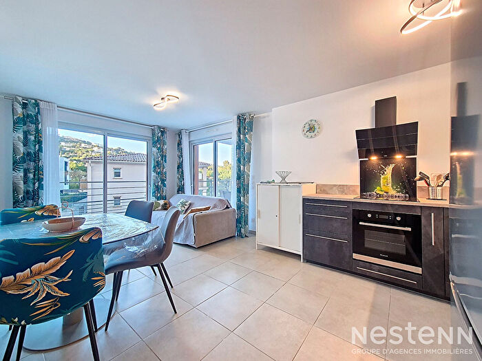 Appartement à vendre - Cavalaire-sur-Mer, Pierrugues, Mannes, Canissons - 2 pièces - 1 chambre