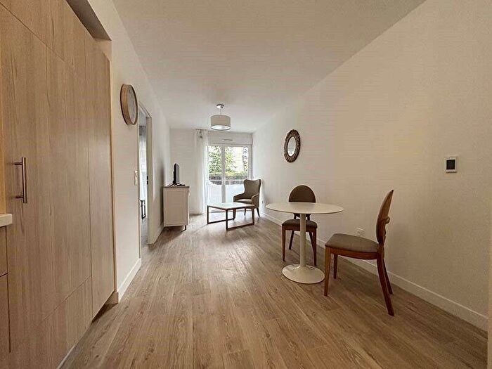 Appartement à louer - Nogent Village-Centre Ville, Nogent-sur-Marne - 2 pièces - 1 chambre