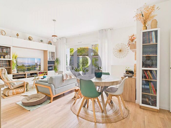 Appartement à vendre - Châtenay-Malabry, Petit Chatenay, Voltaire, Croix Blanche - 3 pièces - 2 chambres