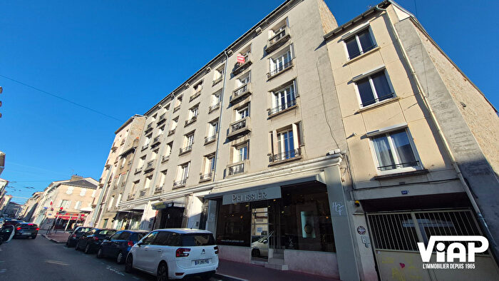 Appartement à vendre - Limoges, Centre-ville, Hôtel de Ville, Emailleurs - 4 pièces - 3 chambres