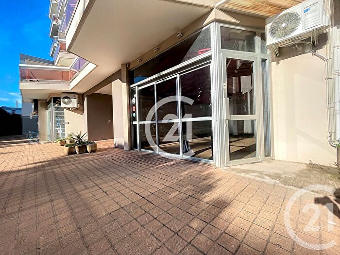 Appartement à vendre - Saint-Cyprien, Le Port - 3 pièces