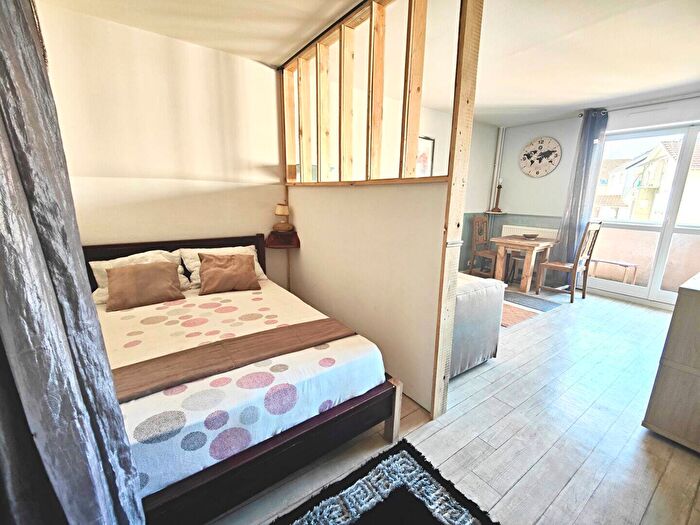 Appartement à louer - Patton Nord Est, Melun - 1 pièce