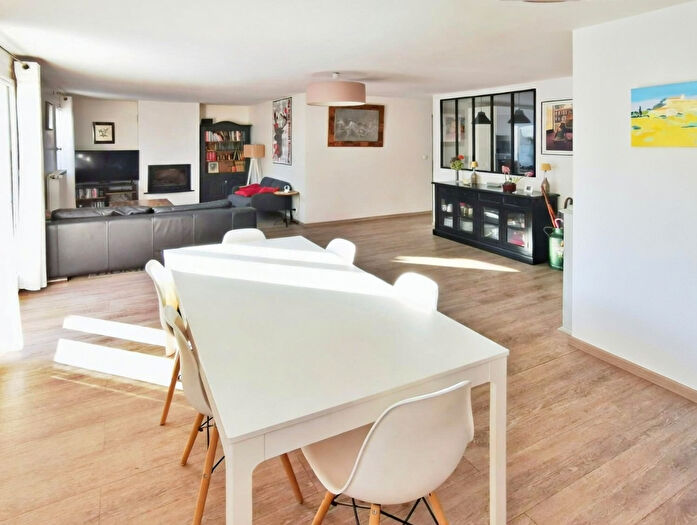 Maison à vendre - Magny-les-Hameaux - 7 pièces - 4 chambres