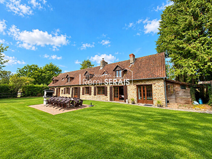 Maison 8 pièces à Montchauvet, à vendre