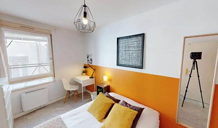 Appartement à louer - Guillotière, Lyon ème arrondissement - 7 pièces - 4 chambres