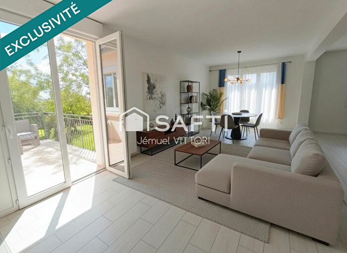 Maison 4 pièces à Larchamp, à vendre