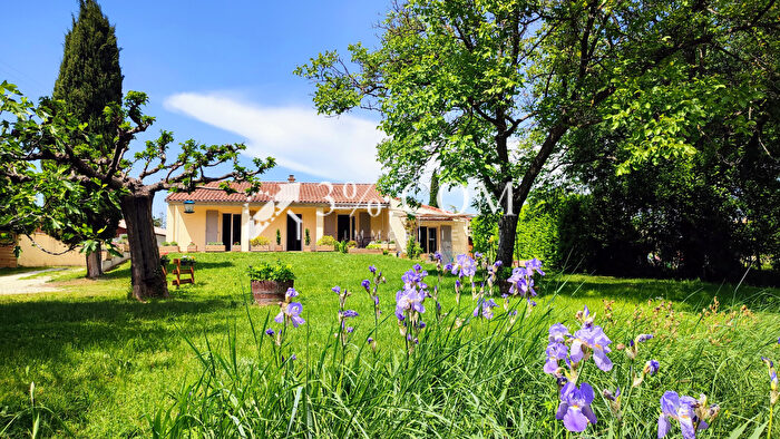 Maison 5 pièces à Valréas, à vendre