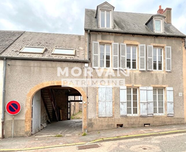 Maison 8 pièces à Château-Chinon Ville, à vendre