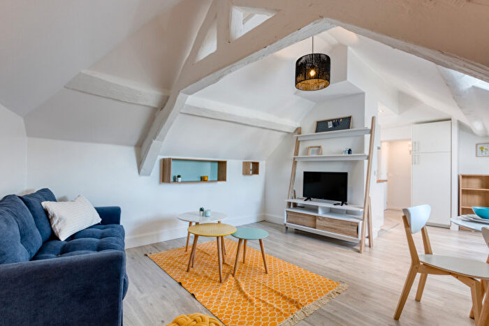 Appartement à louer - Melun, Centre-ville - 2 pièces - 1 chambre