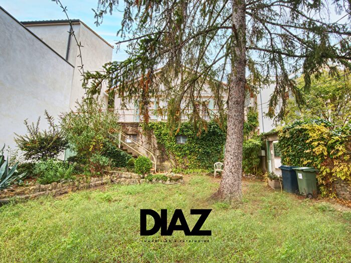 Maison à vendre - Nîmes, Tour Magne - 5 pièces - 4 chambres