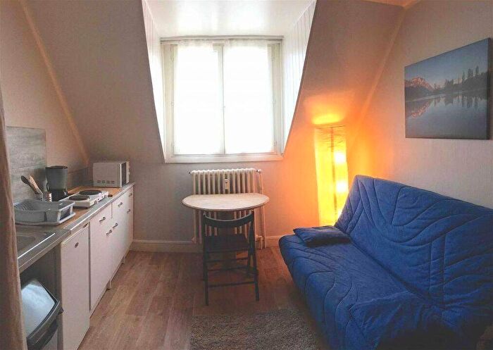 Centre-Stade, Chambéry : Appartement 1 pièce à louer