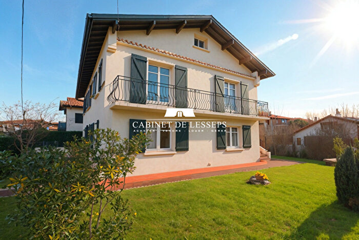 Maison à vendre - Ciboure - 8 pièces - 6 chambres