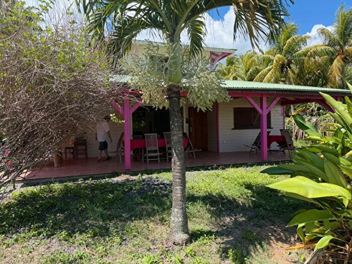 Maison 5 pièces à Sainte-Rose, à vendre