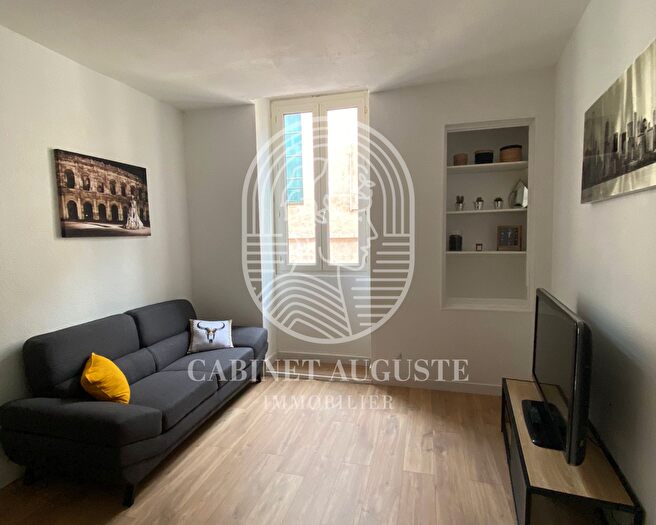 Appartement à louer - Nîmes, Ecusson, Arènes - 3 pièces - 2 chambres