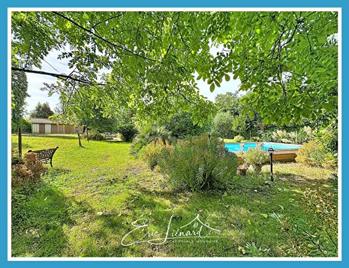 Maison 7 pièces à Sainte-Eanne, à vendre