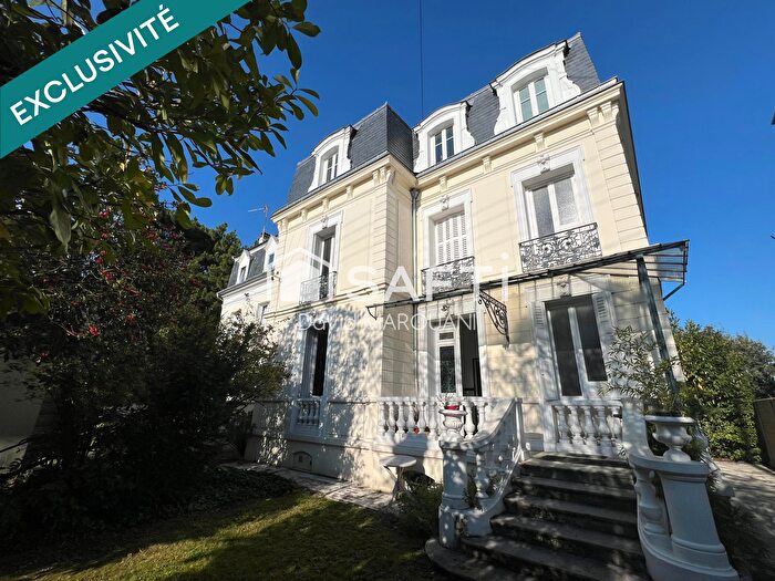 Montmorency, Bas Montmorency : Maison 8 pièces à vendre