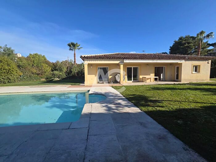 Maison à vendre - Antibes, Antibes-les-Pins, Trianon, Le Fournel, Peyregoue - 6 pièces - 4 chambres