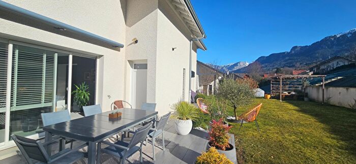 Maison à vendre - La Roche-sur-Foron - 7 pièces - 4 chambres