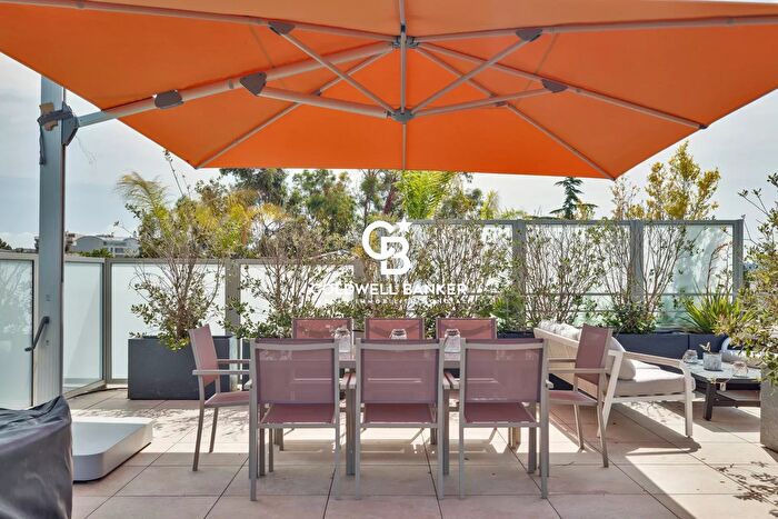 Appartement à vendre - Antibes, Antibes-les-Pins, Trianon, Le Fournel, Peyregoue - 5 pièces - 4 chambres