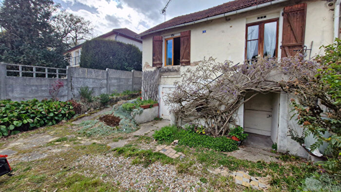 Maison 4 pièces à vendre à Fontenay-le-Fleury, Chapelle Saint-Jean