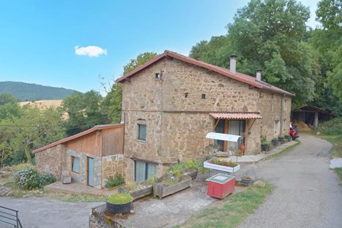 Maison 16 pièces à Saint-Julien-Molin-Molette, à vendre