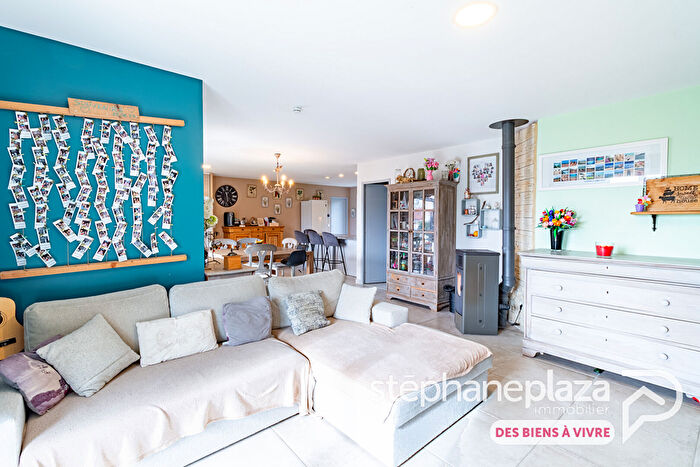 Maison à vendre - Baneins - 8 pièces - 5 chambres