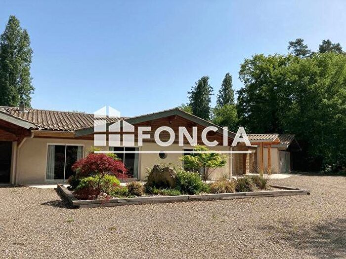 Salleb uf : Maison 6 pièces à louer