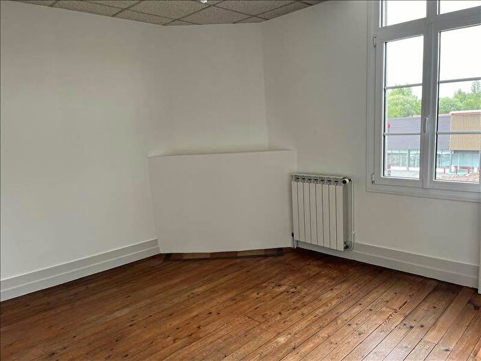 Chalais : Appartement 3 pièces à louer