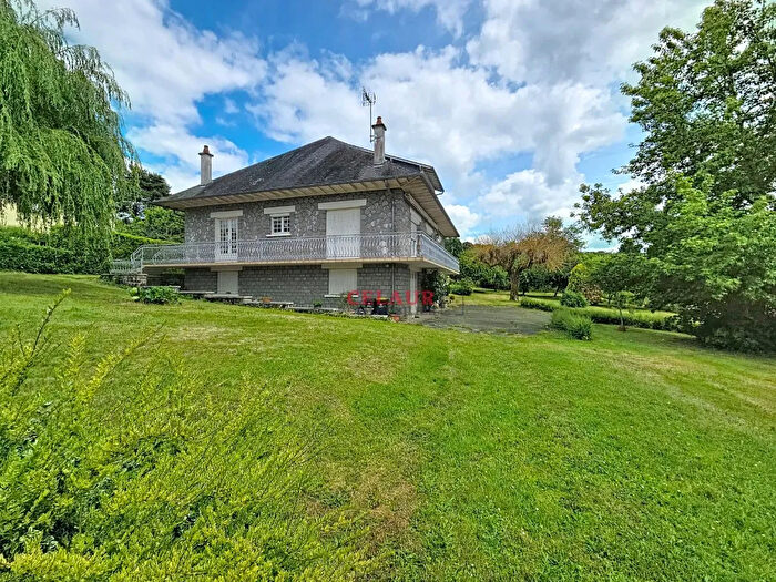 Maison 9 pièces à vendre - Espartignac