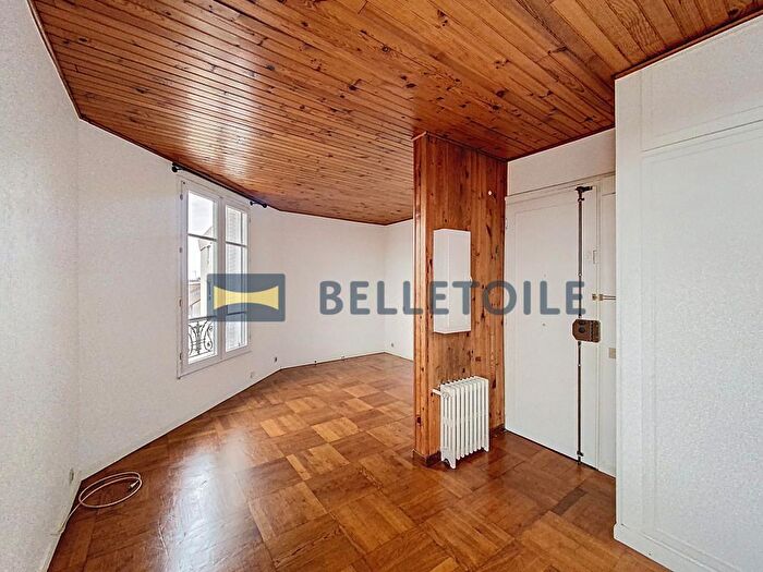 Appartement à louer - Maisons-Alfort, Charentonneau - 1 pièce