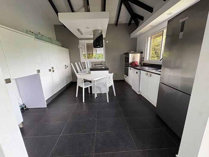 Maison à louer - Le Gosier - 4 pièces - 3 chambres