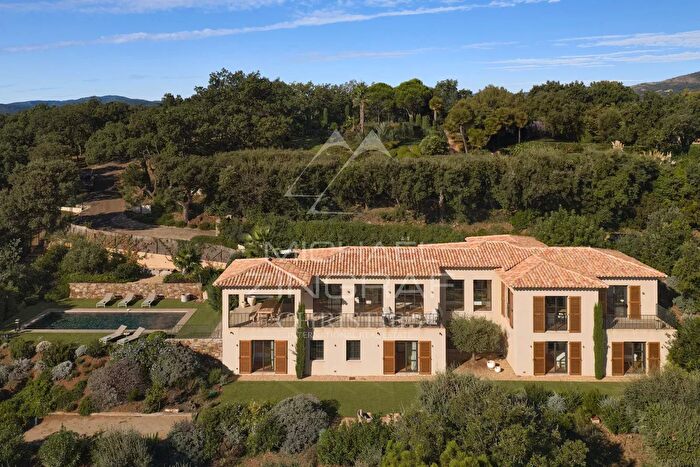 Maison à vendre - Grimaud - 5 chambres