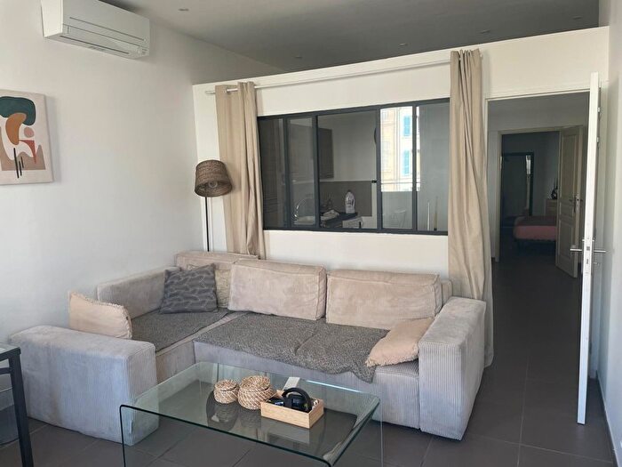 Marseille 1er, Opéra : Appartement 2 pièces à louer