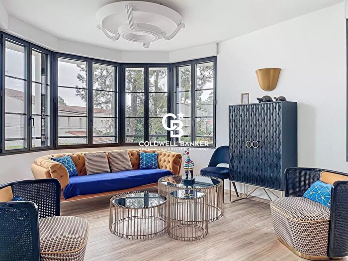 Maison à vendre - Saint-Georges-de-Didonne, Vallières - 10 pièces