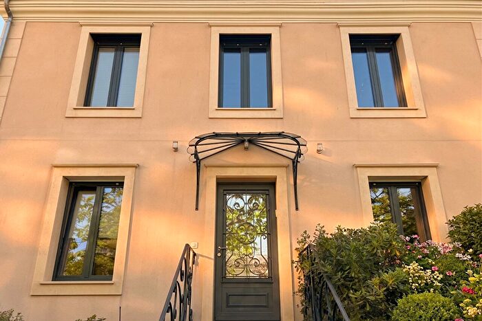 Saint-Maur-des-Fossés : Maison 8 pièces à vendre