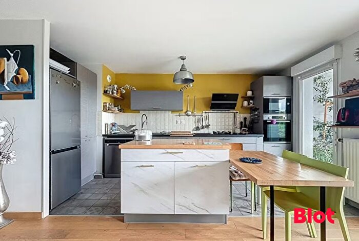 Appartement à vendre - Quartiers Sud-Ouest, Sainte-Thérèse - 4 pièces - 3 chambres