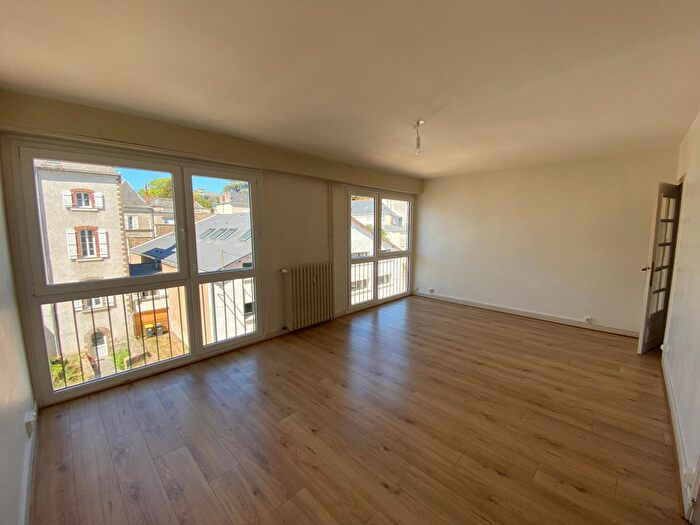 Laval, Les Fourches : Appartement 2 pièces à louer