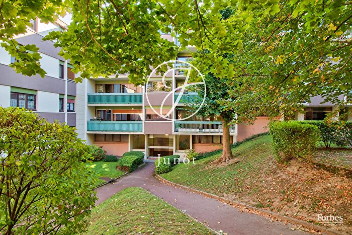 Appartement 4 pièces à vendre - Le Mesnil-le-Roi