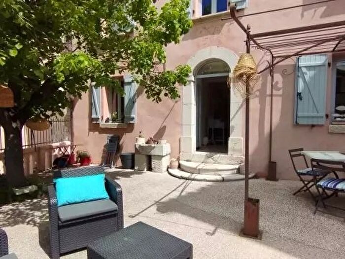 Maison 8 pièces à Coursegoules, à vendre
