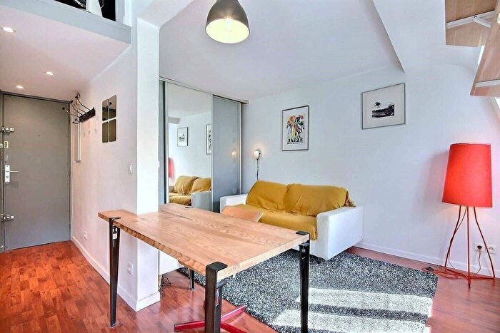 Appartement à louer - La Fourche-Guy Môquet, Paris ème arrondissement - 1 pièce