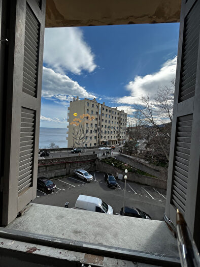 Appartement 2 pièces à louer à Bastia, Centre-ville, Cardo