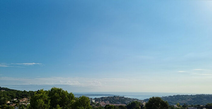 Appartement à louer - Vallauris, Les Issarts, Subreville - 4 pièces - 2 chambres