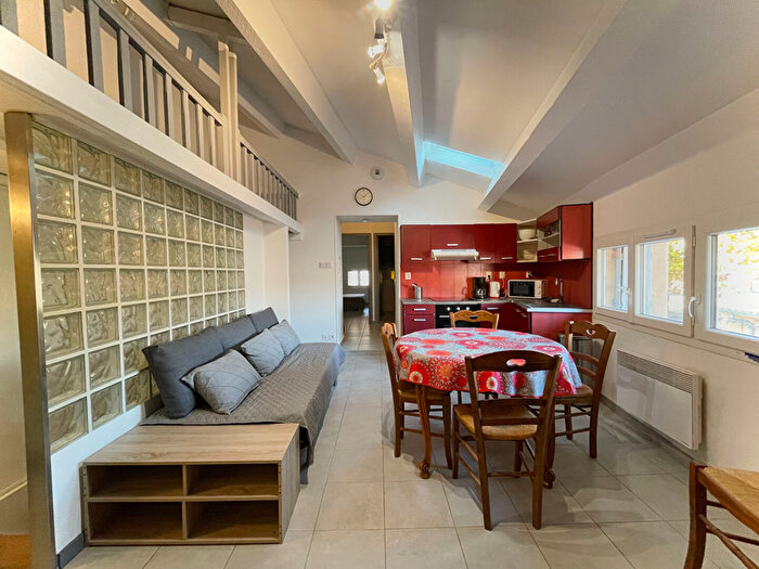 Cabannes : Appartement 3 pièces à louer