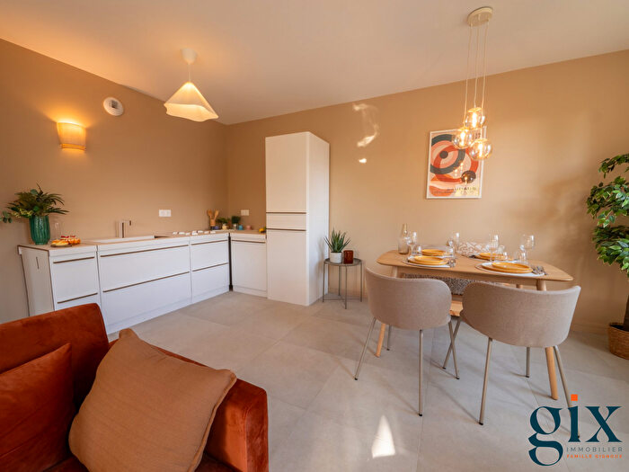 Appartement à vendre - La Tronche - 3 pièces - 2 chambres