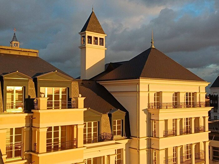 Appartement à louer - Le Plessis-Robinson - 3 pièces - 2 chambres