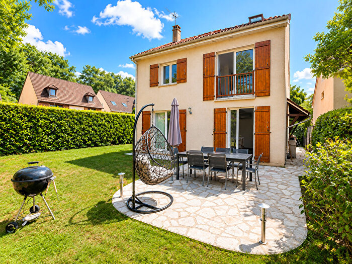 Maison 7 pièces à Villepreux, à vendre