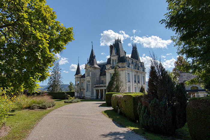 Maison à vendre - Ydes - 12 pièces - 6 chambres